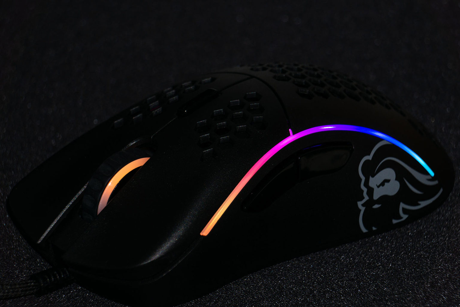 Glorious PC Gaming Race Model D im Test - Hardware-Helden