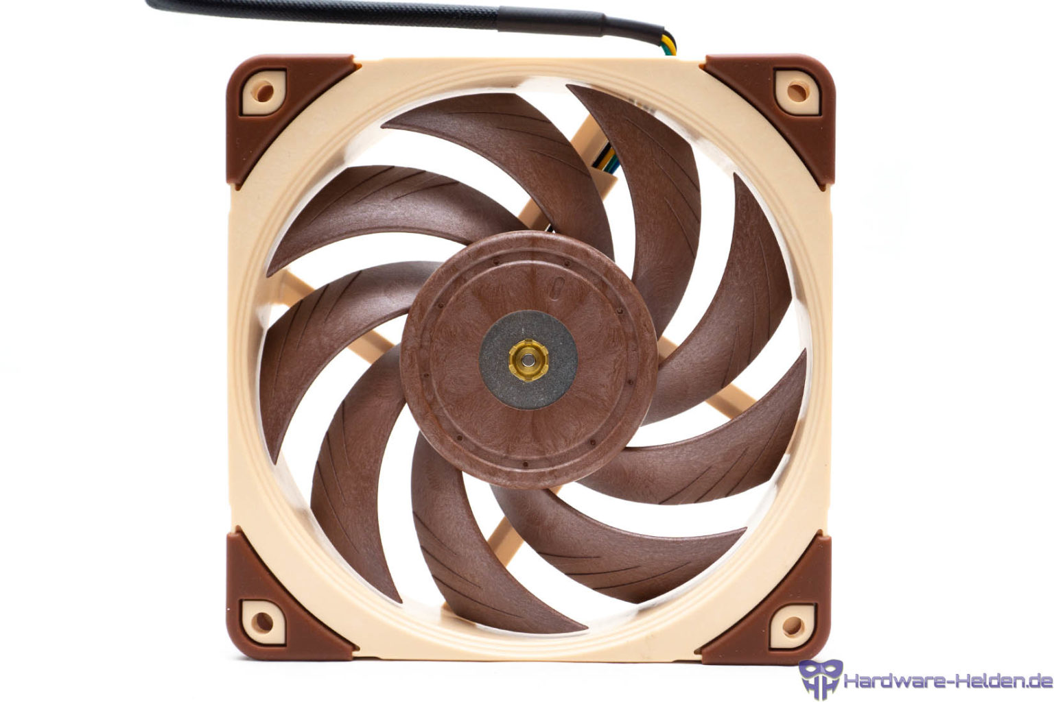 Radiator Lüfter im Test: Noctua A12x25 und Arctic P12 PWM gegen den ...
