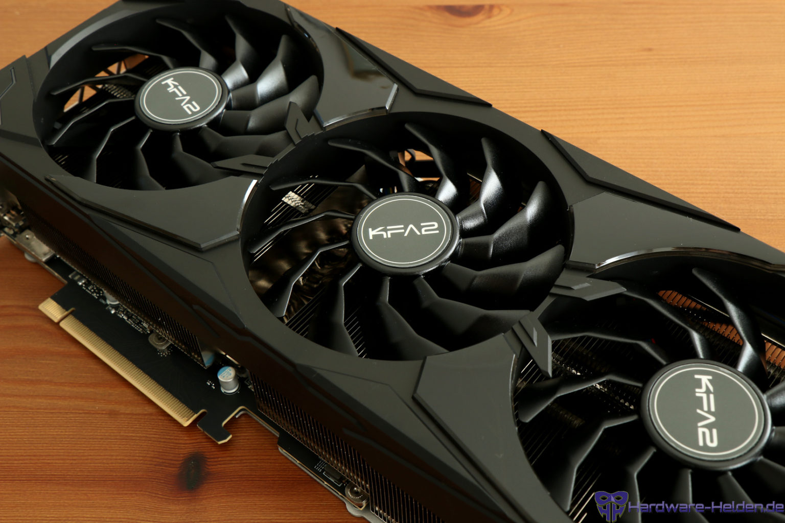 KFA2 Geforce RTX 4090 SG im Test - Hardware-Helden