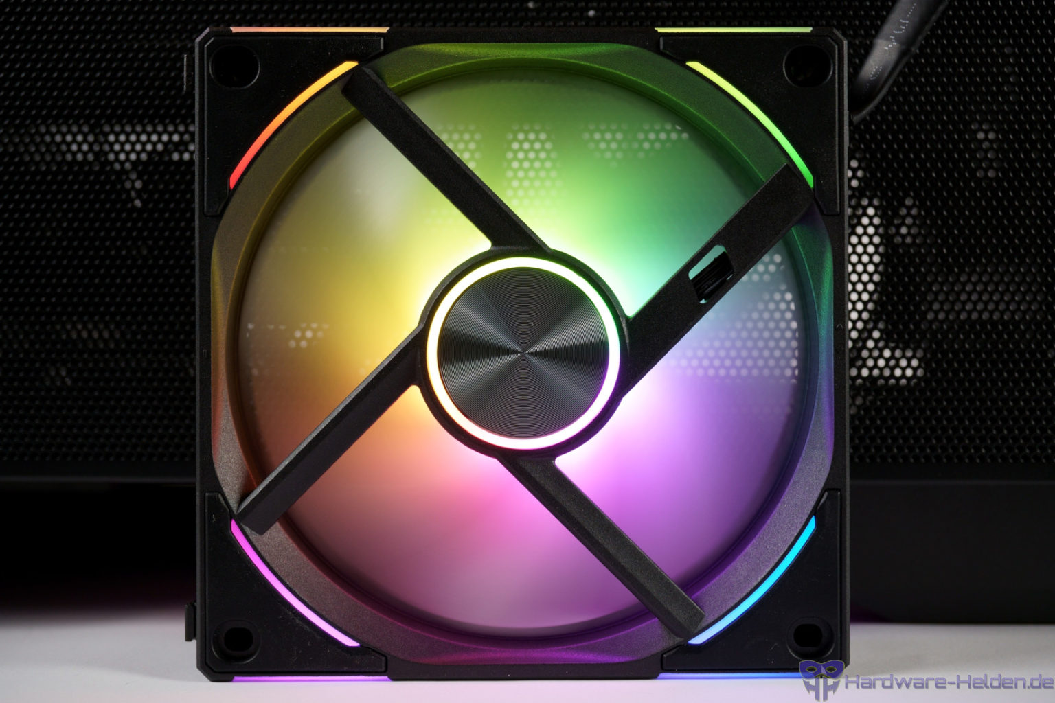 Lian Li Uni Fan AL120 V2 im Test - Hardware-Helden