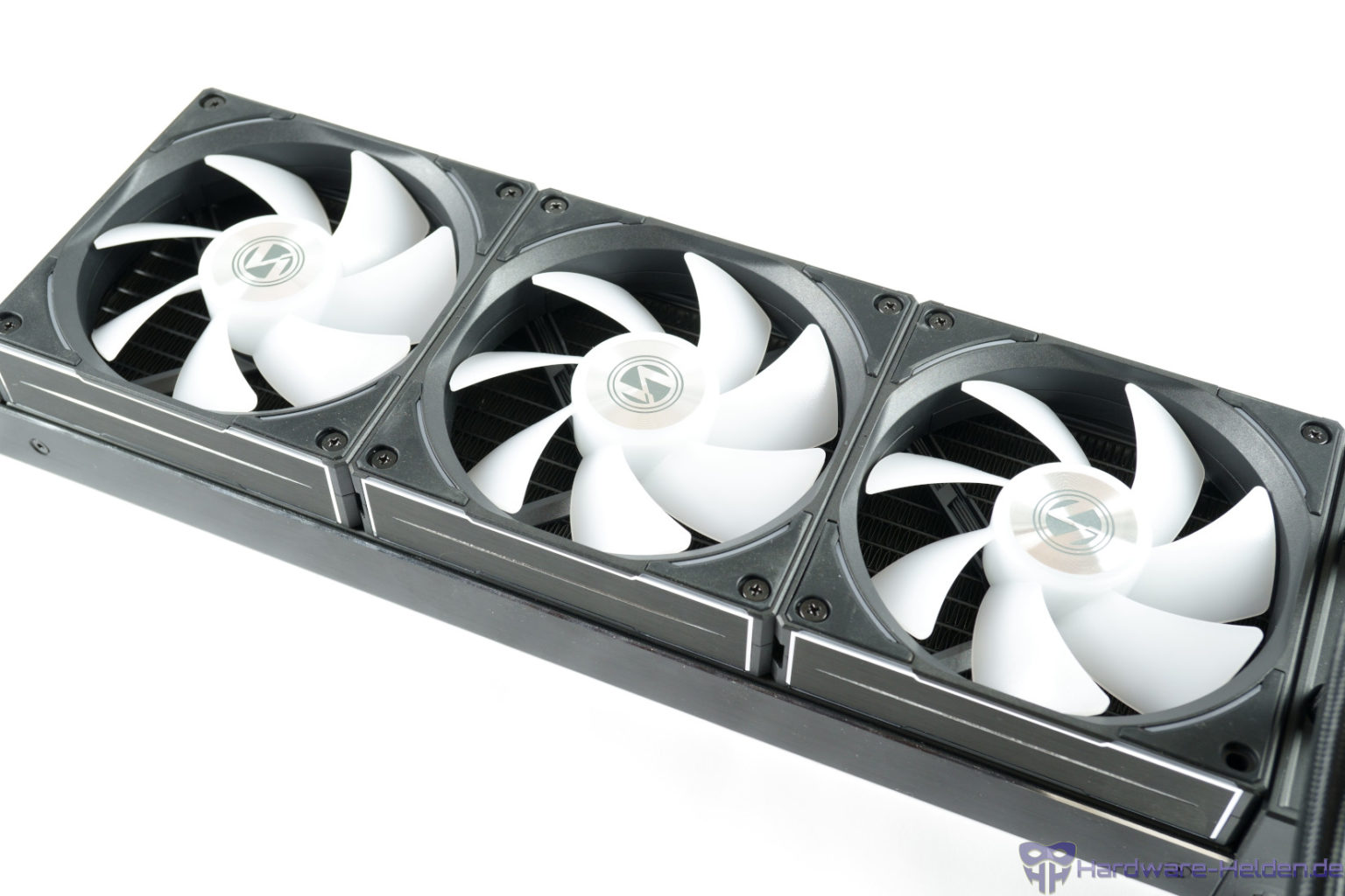 Lian Li Uni Fan AL120 V2 im Test - Hardware-Helden